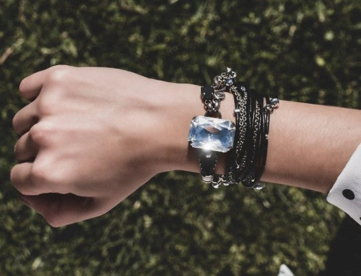 How to Measure Bracelet Size: Tips for the Perfect Fit – Coravanajewelry